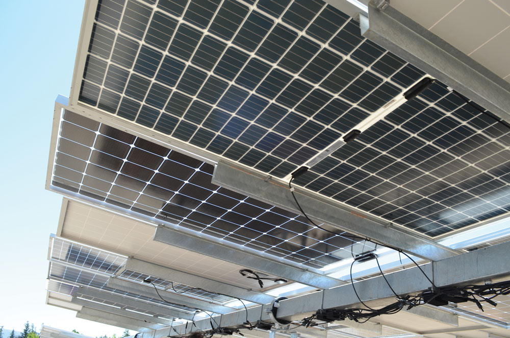 Bifacial Solar Panels Explained: Benefits, Performance & Applications